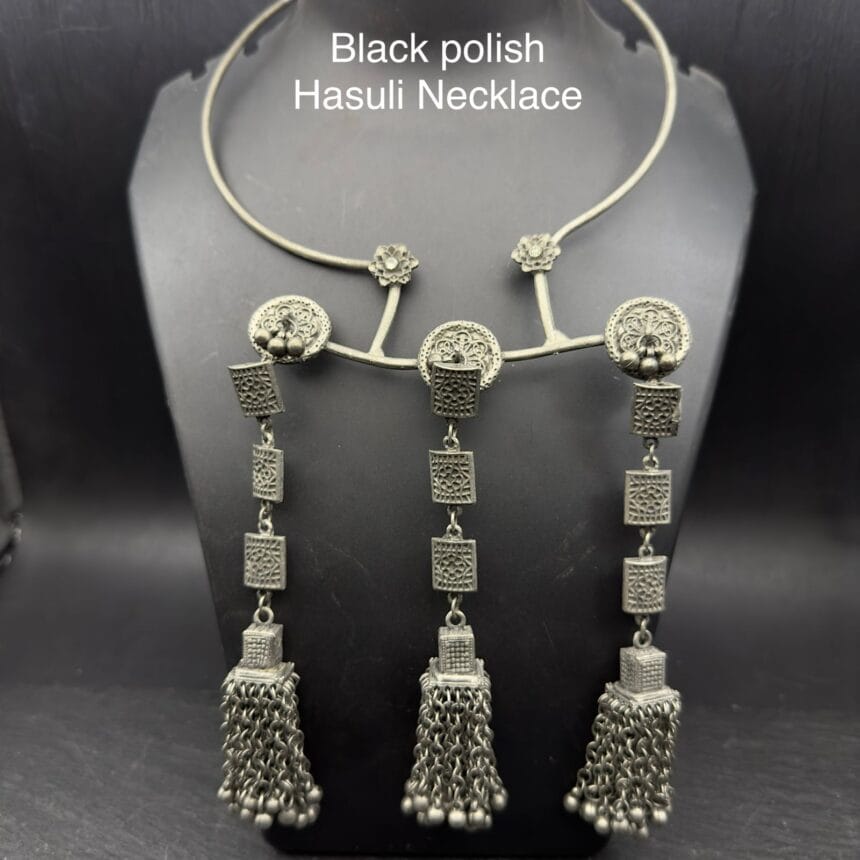 Black polish hasuli Necklace – Reaaan Collections